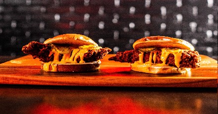 MAIN BIRD HOT CHICKEN Near Me - Pickup and Delivery